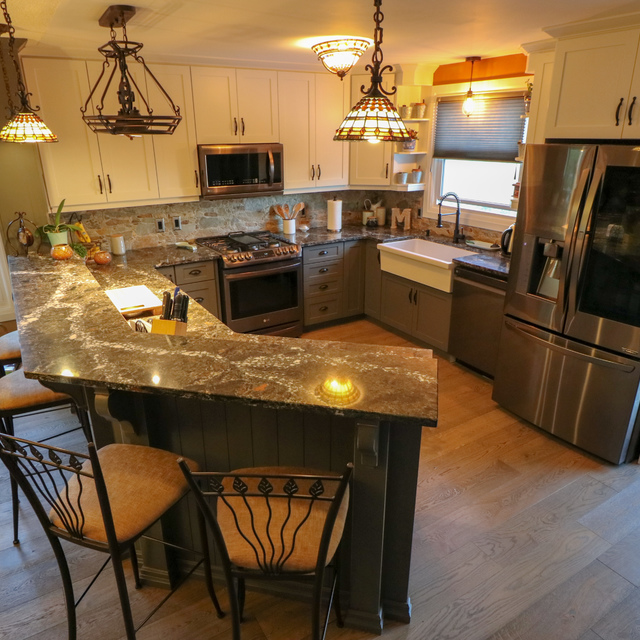 Classic Kitchen - Kitchen - Portfolio - Canaan Cabinetry in Niagara